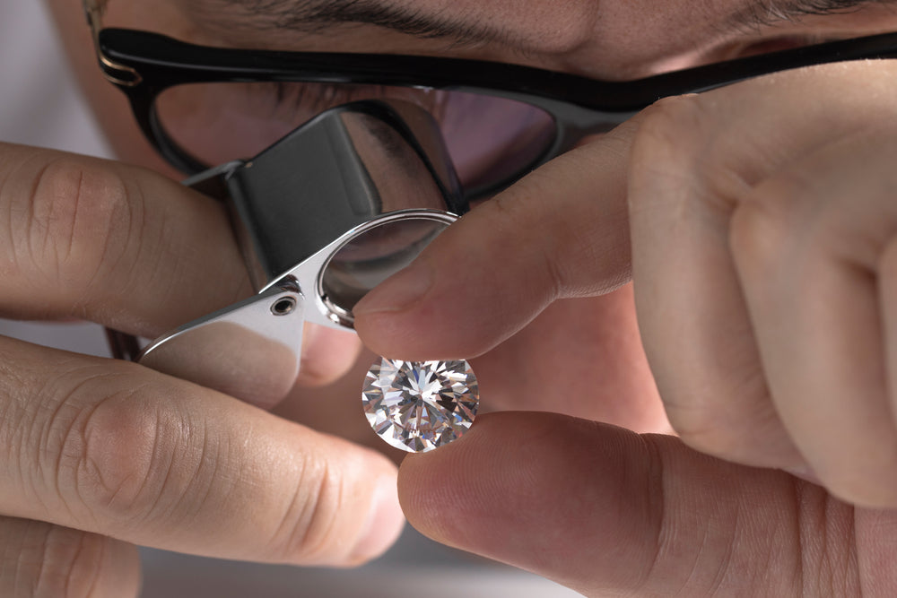Choosing Mindfully: Man Made Diamond Engagement Rings by DIΛMÍND