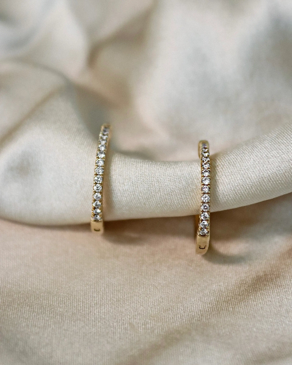 Pavé Hoops - Elegant Lab-Grown Diamond Hoops | DIΛMÍND